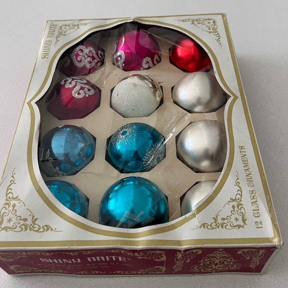 Shiny Brite | Holiday | Vintage Shiny Brite Ornaments 2 Various Colors ...